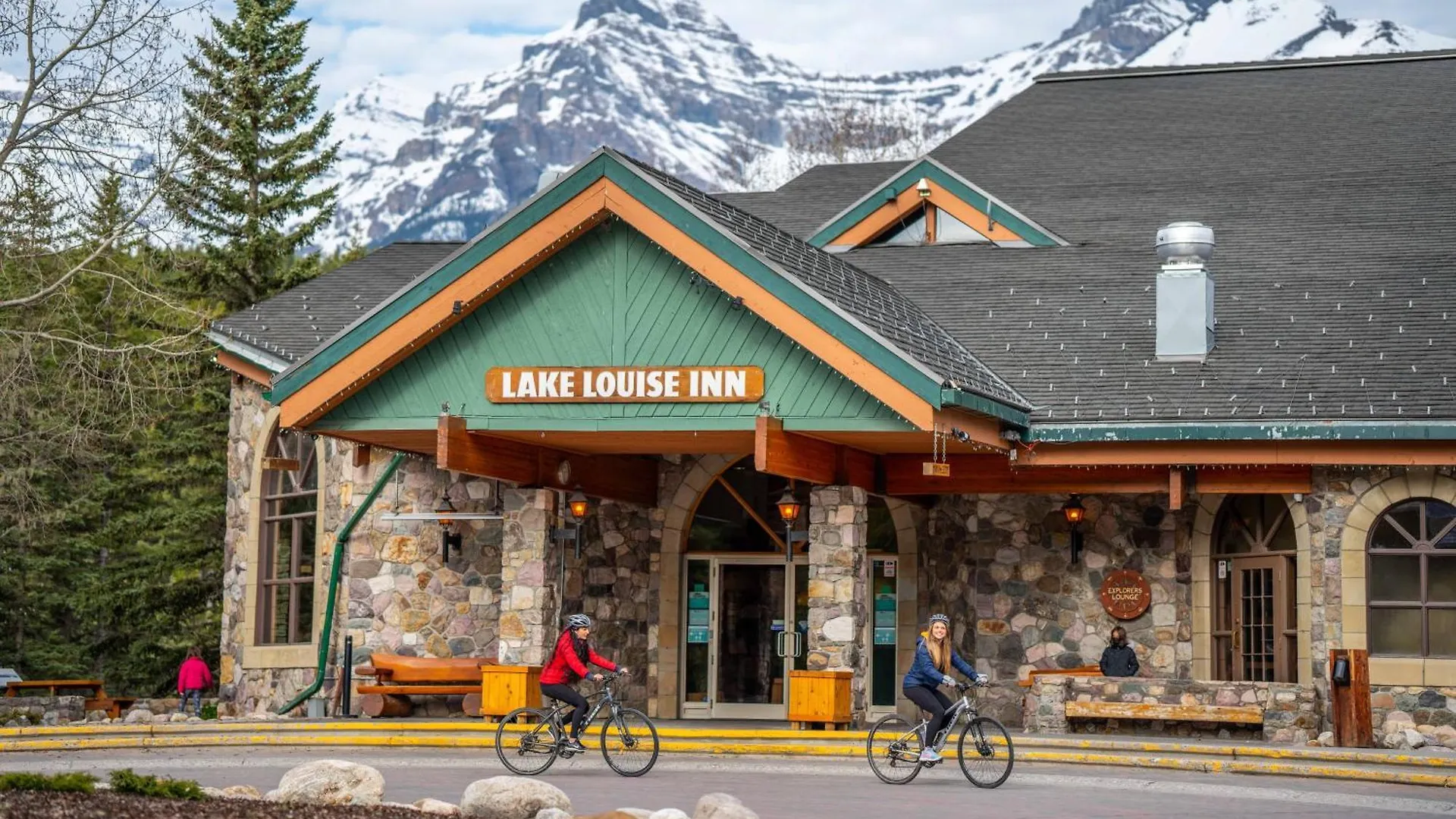 Lake Louise Inn | UPDATED FOR 2026 | luxury-hotels.guru